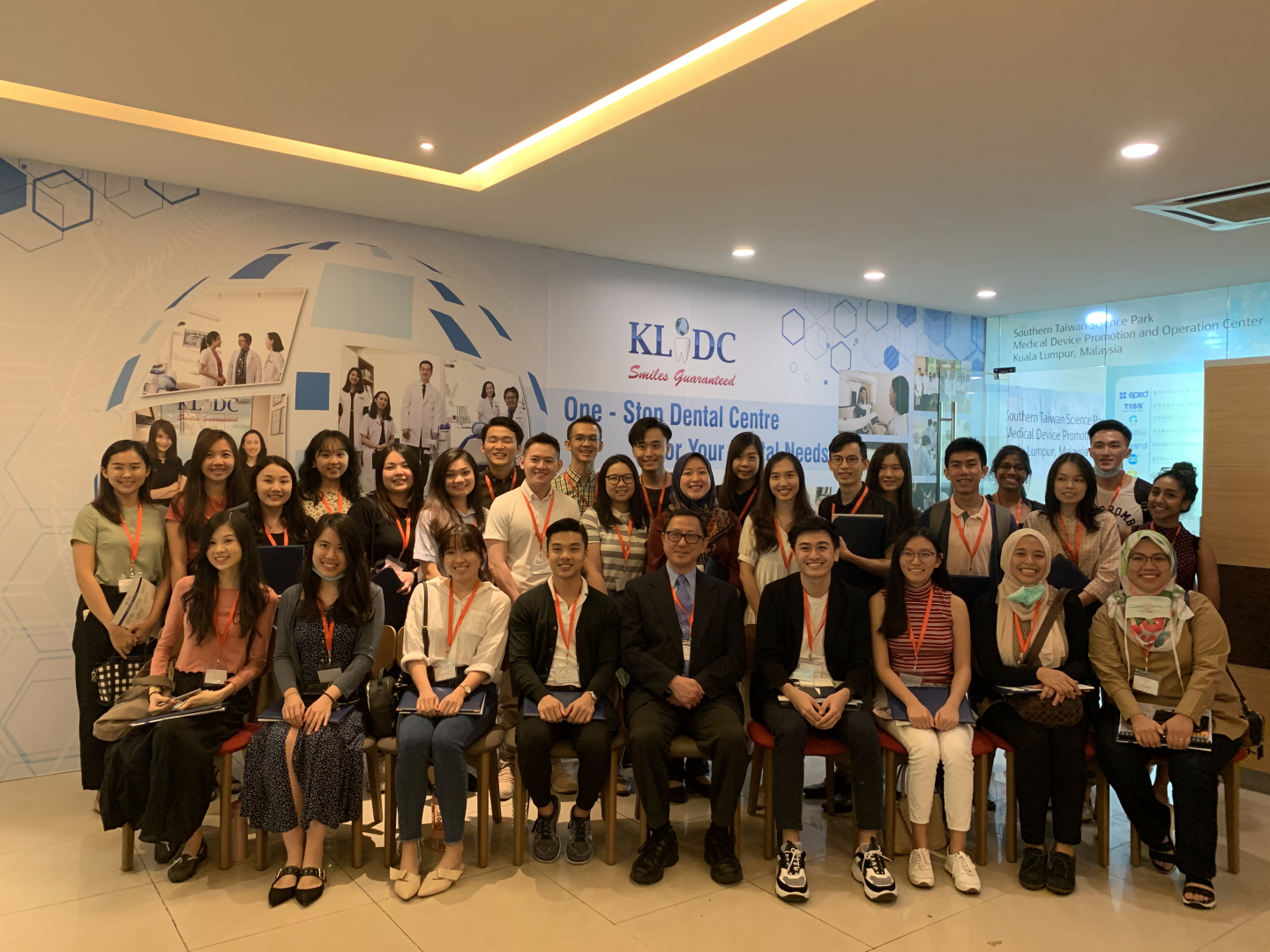 Predictable Anterior Esthetic Restorations by Prof. Daniel Chan - KLIDC